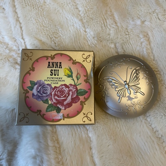 Anna Sui | Makeup | Brand New Anna Sui Powdery Foundation Case | Poshmark